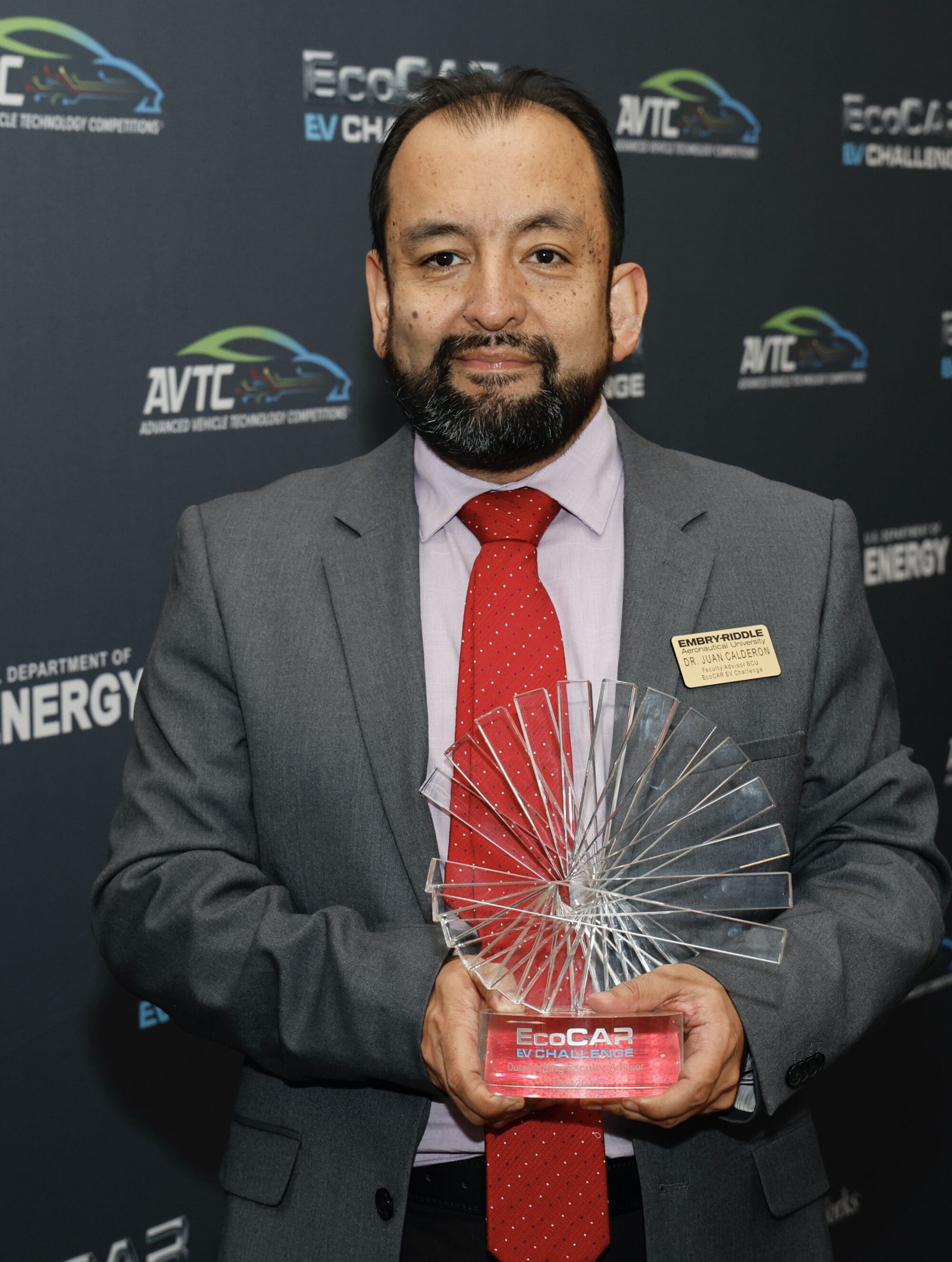 Dr. Juan Calderon receives Outstanding Faculty Award – Advanced Vehicle ...